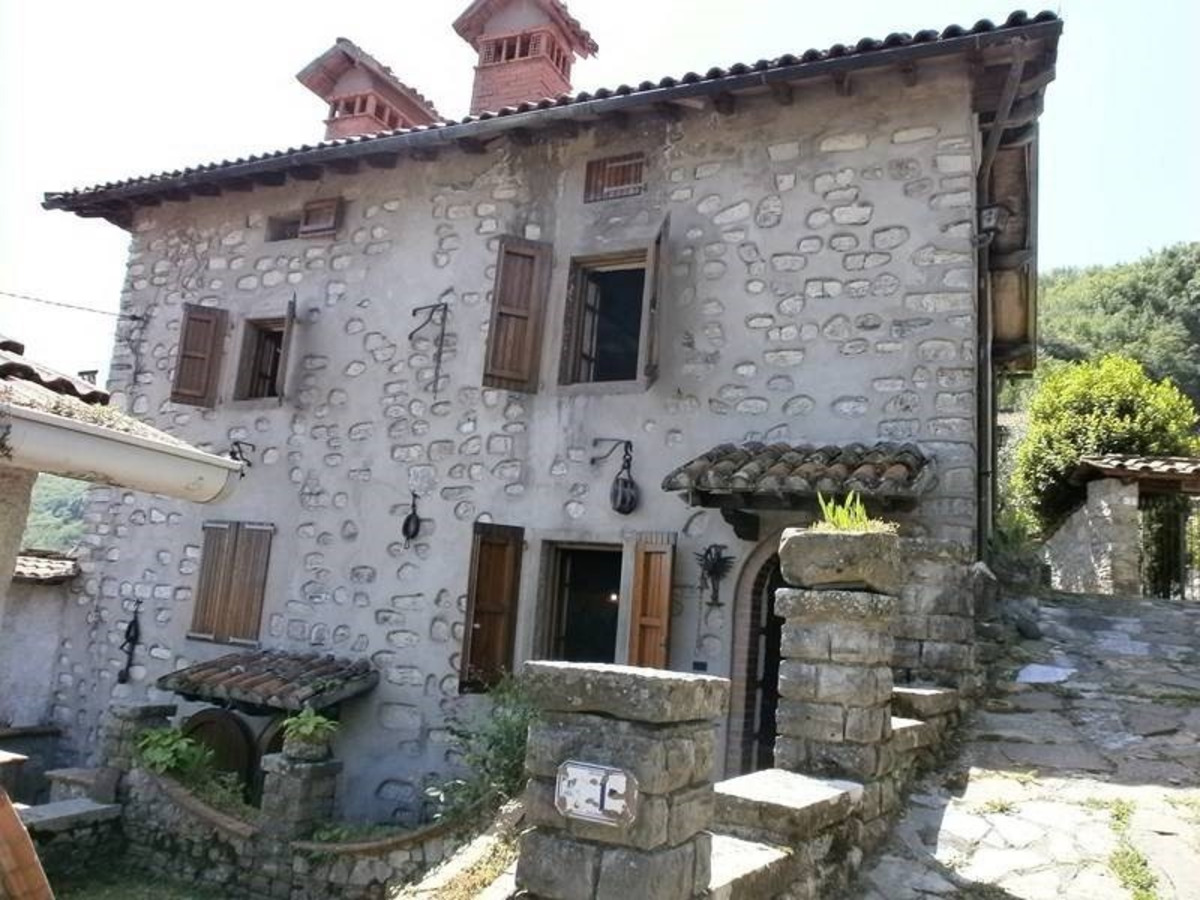 Old Italian Rustic Farmhouse for sale in Tuscany » Property Sales,Rent ...