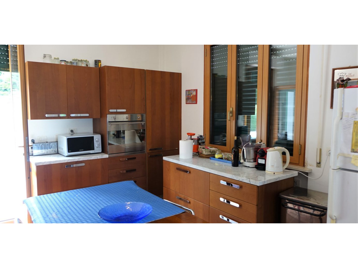 Beautiful villa with sea views, swimming pool, tennis court and 4000 m2 ...