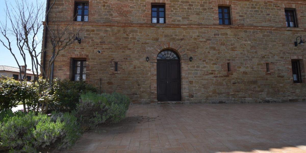 House ” Belvedere” with private land, partly buildable Gualdo ...