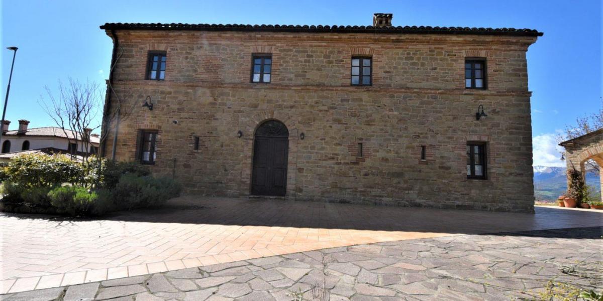 House ” Belvedere” with private land, partly buildable Gualdo ...